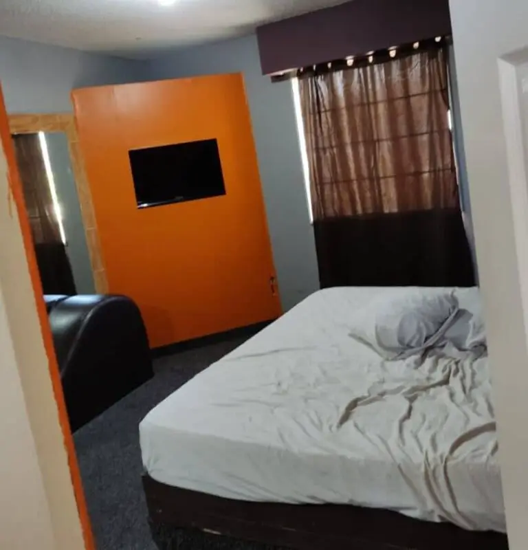 MOTEL BRONCO - Precios 2026 * Moteles Tijuana*